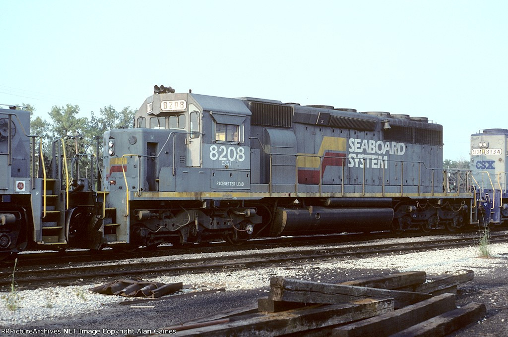 CSX SD40-2 8208
